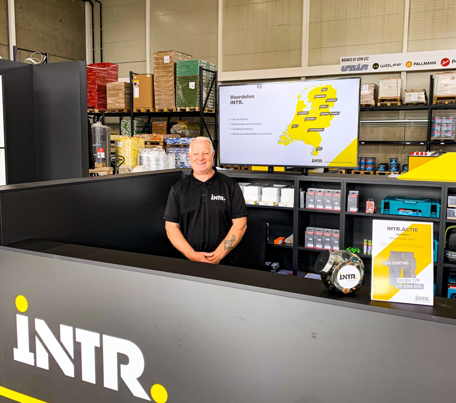 OPENING INTR. POINT NUTH OP 8 DECEMBER | www.vloerenbusiness.nl